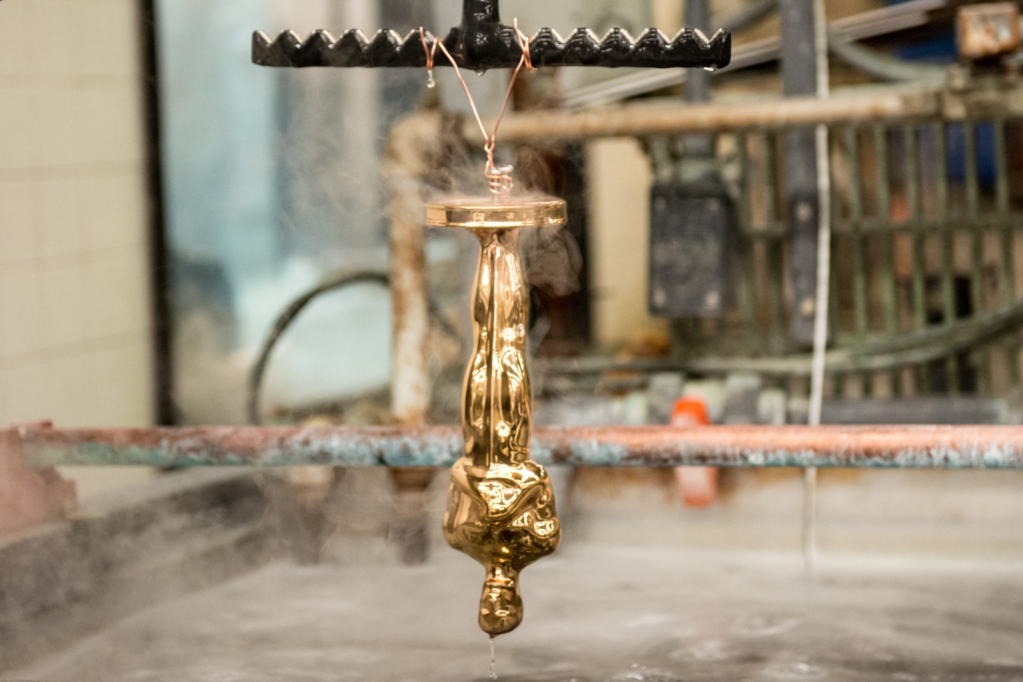 Oscar Has a New Maker, But the Statuette is Still Made in America ...